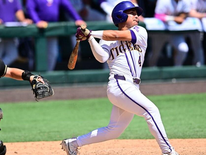 LSU walks off Wofford to get into winner's bracket of NCAA Tournament