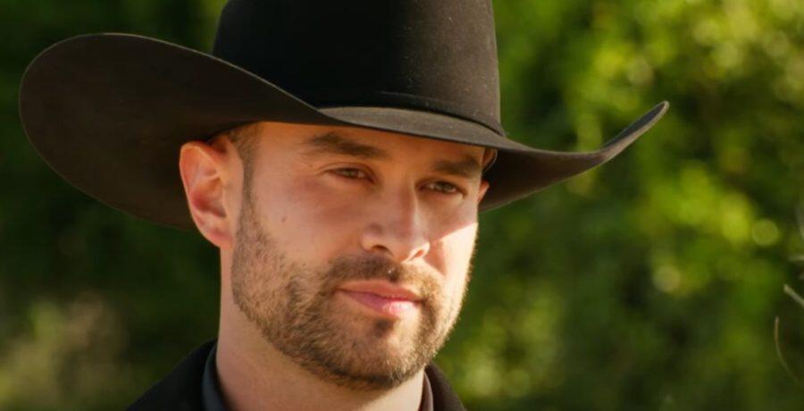 ‘FWAW’ Matt Warren & Chelsi Davis’ Shocking Relationship Status - NewsBreak