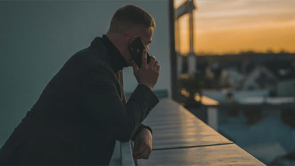 Viral app ‘Neon’ that paid users for their phonecalls goes offline ...