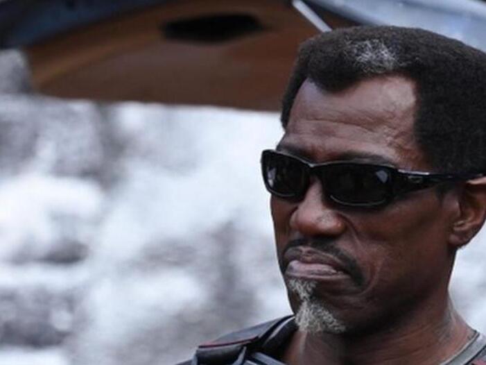 Ryan Reynolds Gives Wesley Snipes His Flowers, Calls For “More Blade ... Ryan Reynolds Gives Wesley Snipes His Flowers, Calls For “More Blade ...