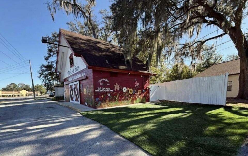 The Rose Barn opening first drive-thru flower shop in Ocala this week ...