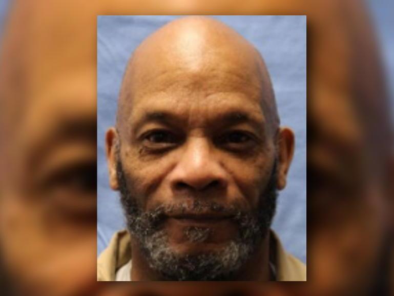 Manhunt for wanted prison escapee ends in Seattle area