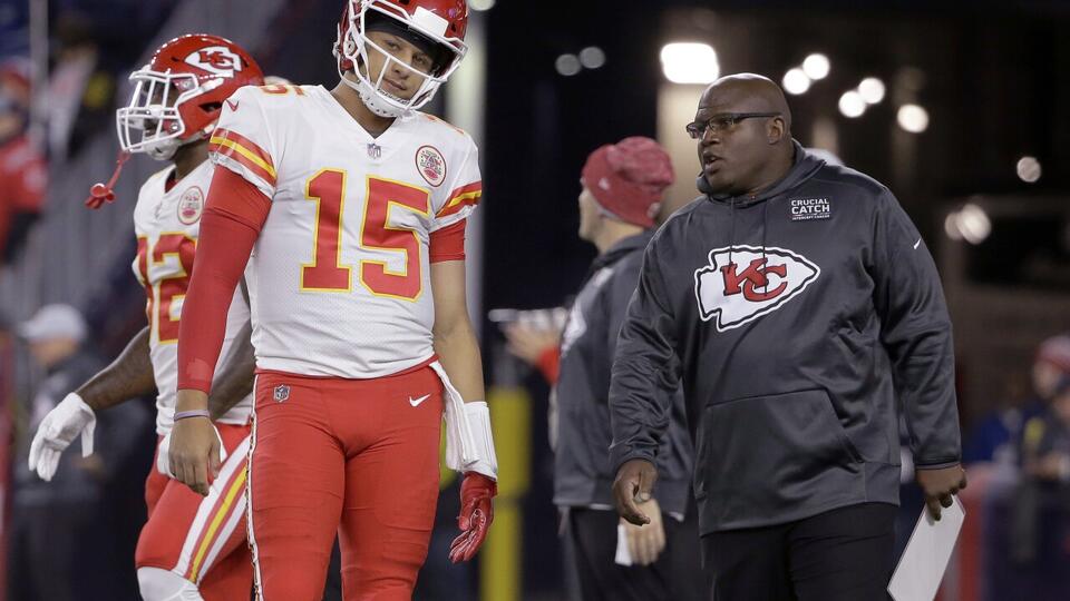 Chiefs make it official: Eric Bieniemy returns as offensive coordinator ...