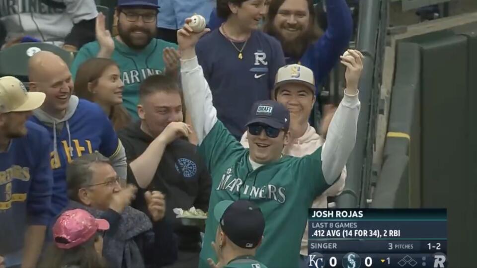 Mariners fan pulls off the most improbable feat of the MLB season ...