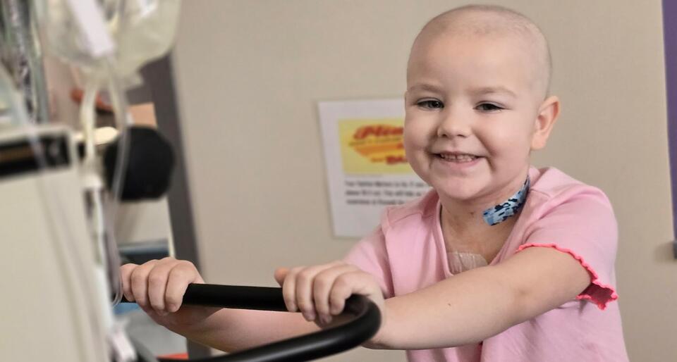 Christmas ‘Miracle’ for 6-Year-Old with Leukemia Who’s Now Thriving ...