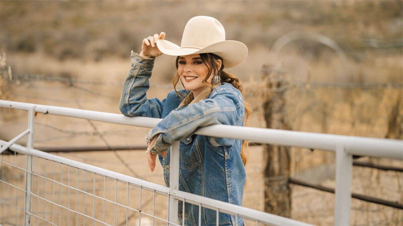 Jenna Paulette unveils deluxe album, 2026 tour - NewsBreak