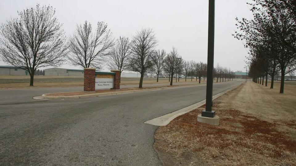 Bureau of Prisons answers questions about drugs, lockdowns at FCI ...