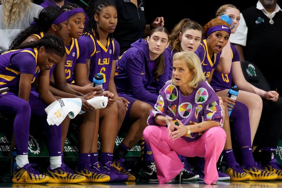 Kim Mulkey Addresses Flau’Jae Johnson’s Gesture at Kara Lawson During ...