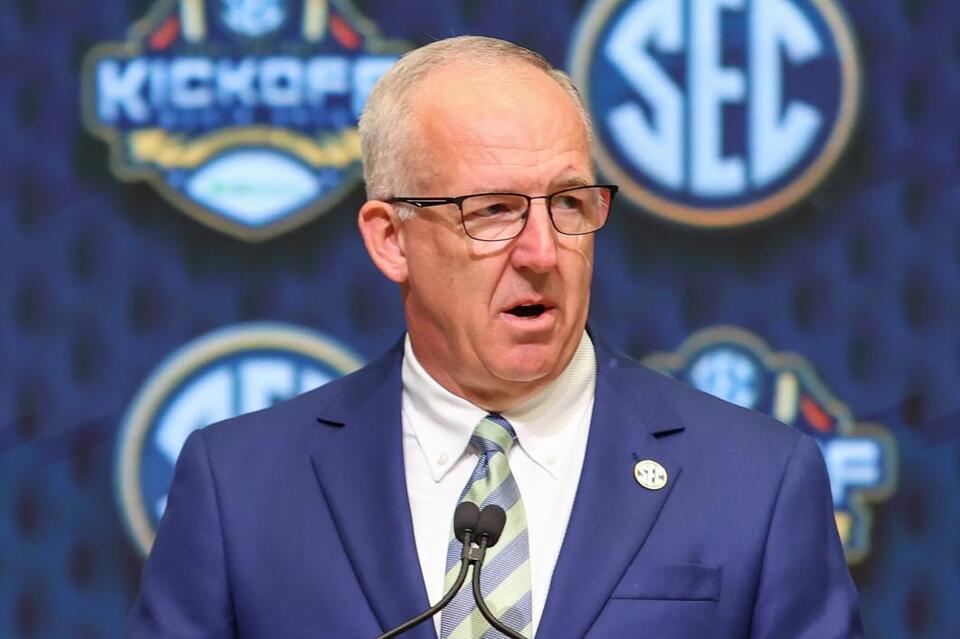 Deadline extension on CFP format puts selection committee in spotlight ...