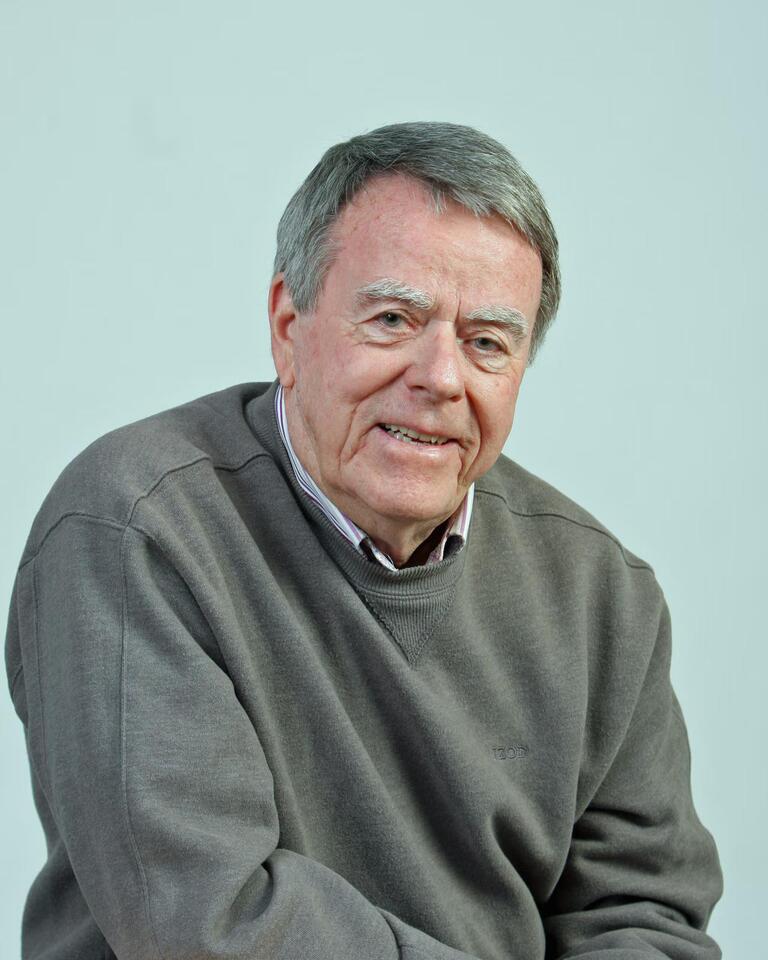 Thomas Flannagan dies. He was a Staten Island artist, a columnist ...
