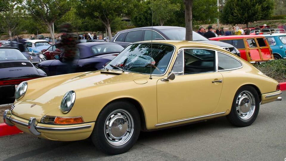 12 Sports cars with timeless designs - NewsBreak