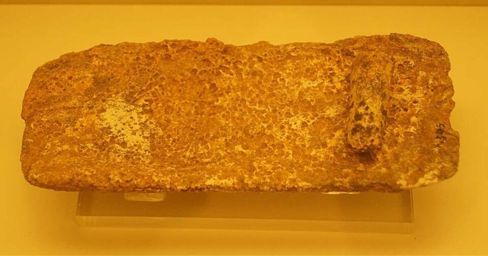 Researchers Discover 13,500-Year-Old Decorated Bison Bone Found in Sea ...