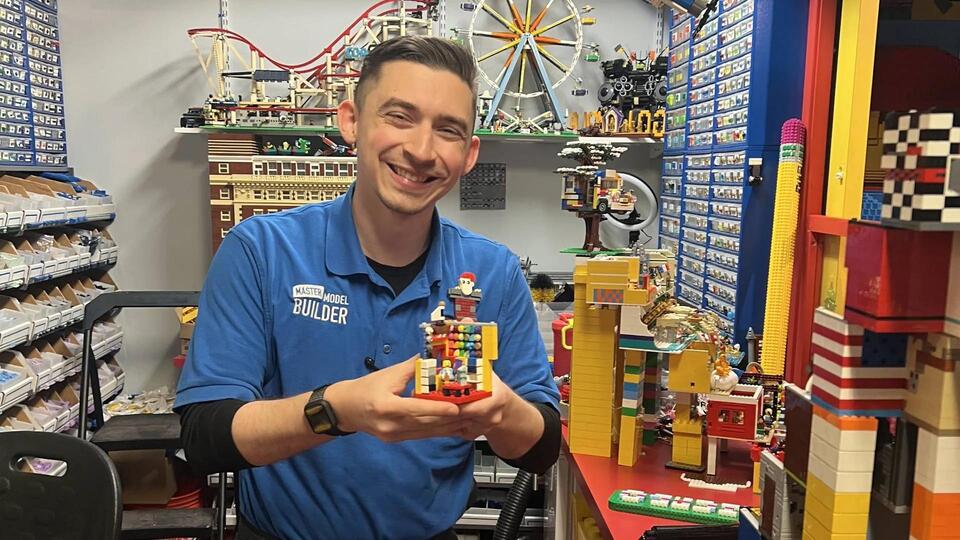 Meet Chicago area's LEGO master builder - NewsBreak