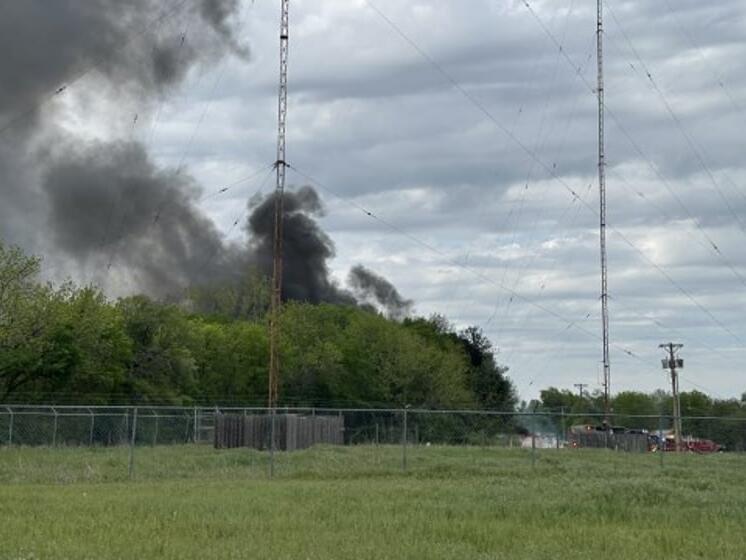 Firefighters responding to north Wichita grass fire