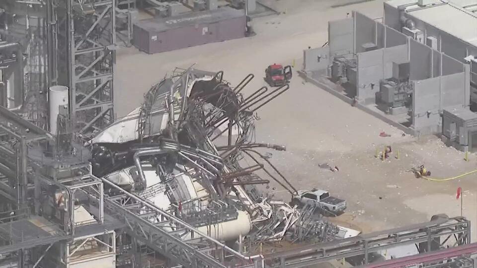 Three people hurt in Mont Belvieu explosion, plant fire, officials say ...
