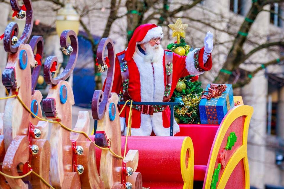 Grand Rapids Santa Parade and Tree Lighting Happening November 22 ...