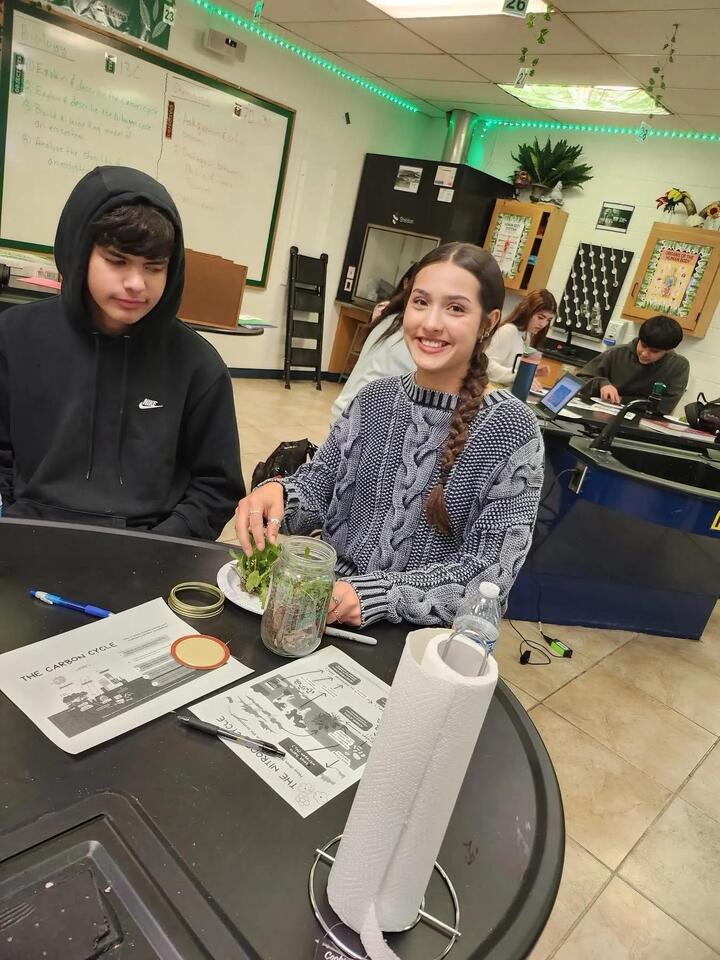 Fort Stockton students build “ecosystems in a jar” to study natural ...