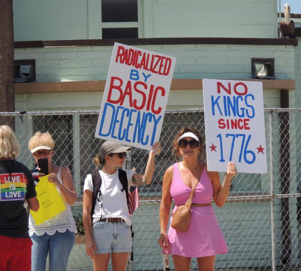 Pasco Resists renames its “No Kings” protest “No Dictators” - NewsBreak