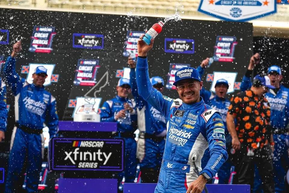 Kyle Larson wins dash to finish line at Austin - NewsBreak