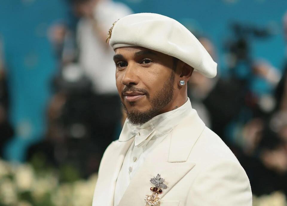 “So wholesome”: Netizens react as BLACKPINK’s Rosé and Lewis Hamilton ...