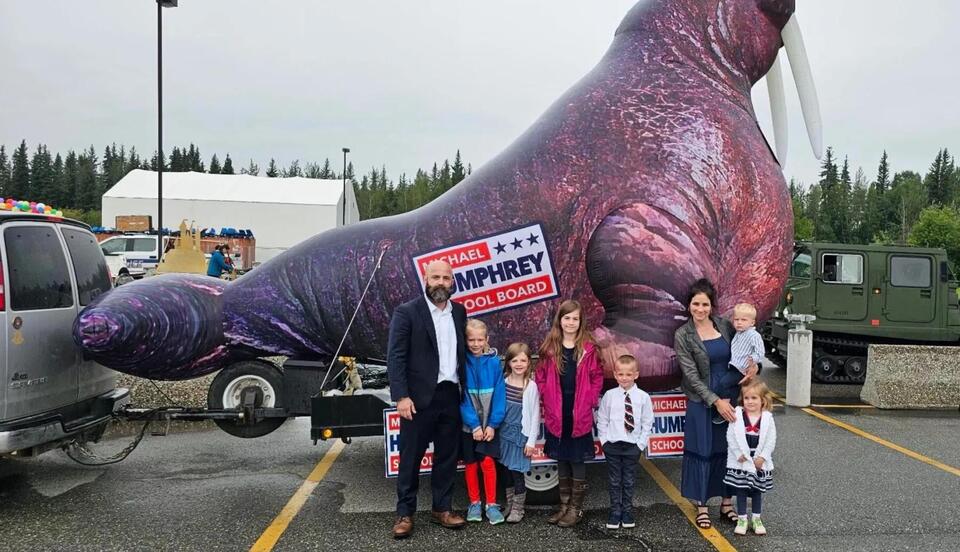 Johnny the Walrus gets first place for political float in Fairbanks ...