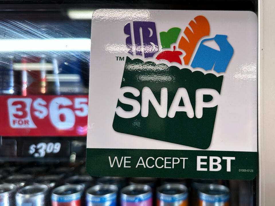 USDA moves to fully fund November SNAP benefits after court order ...
