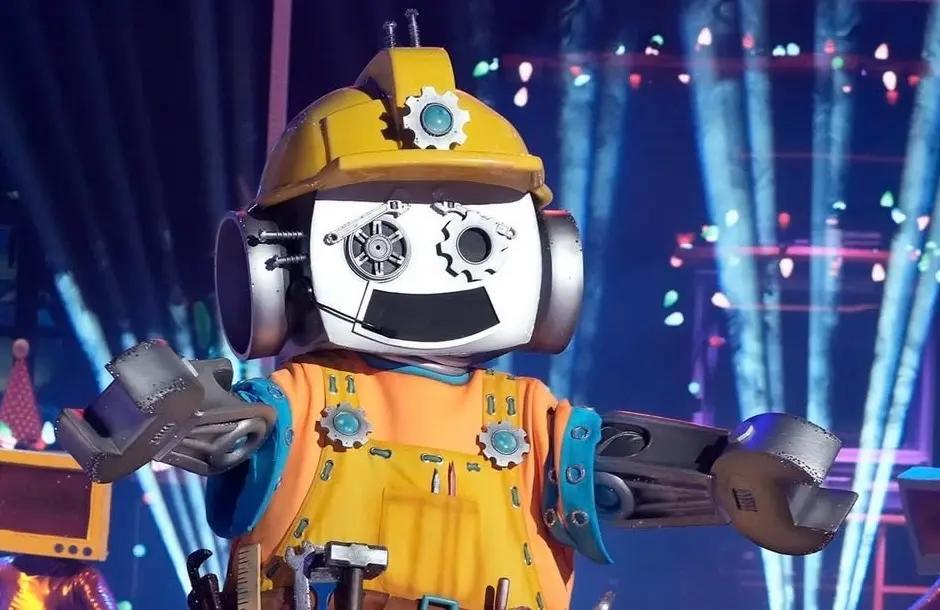 Was Tone Loc behind the Handyman mask on The Masked Singer? Identity ...
