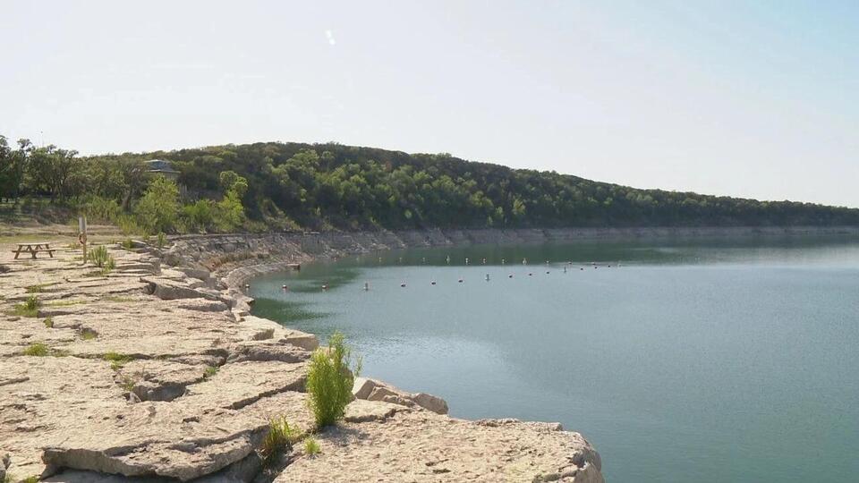 Canyon Lake businesses struggle as water levels drop, hope for summer ...