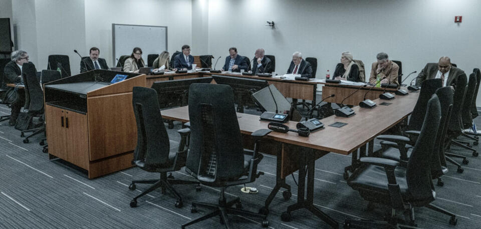 Registry members say Congresswoman Harshbarger’s treasurer should be ...