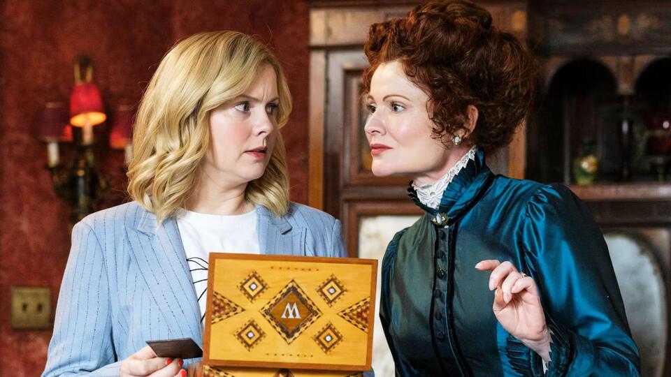 'Ghosts' Returns With a Twist That Changes Everything in New Season 5 ...