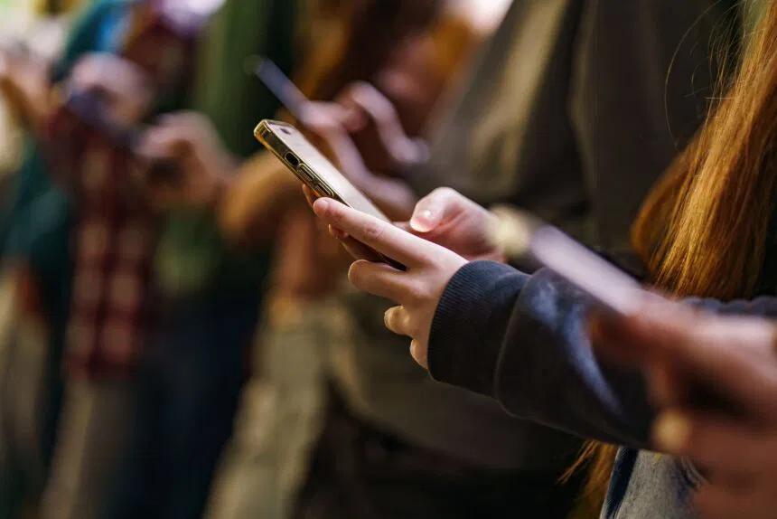 The ‘father of the internet’ and hundreds of tech experts worry we’ll ...