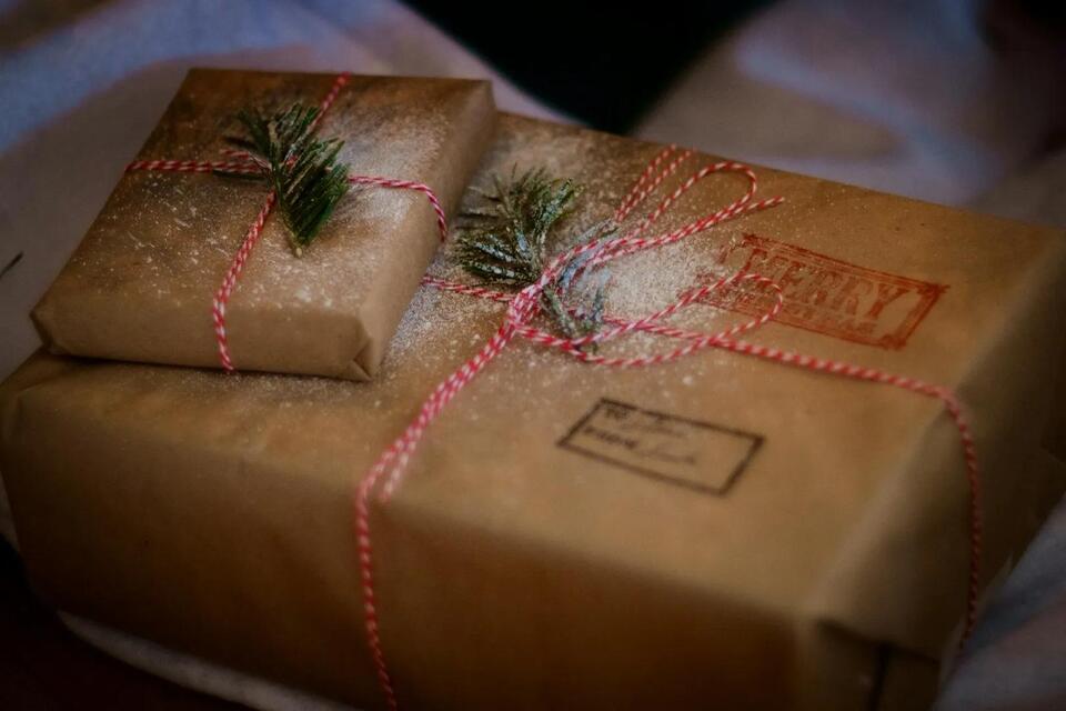 USPS, FedEx Announce 2025 Holiday Shipping Deadlines - NewsBreak