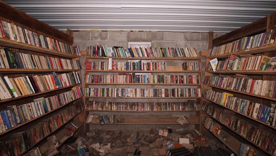 Time Capsule Found: Illinois Video Store Full of VHS Tapes - NewsBreak
