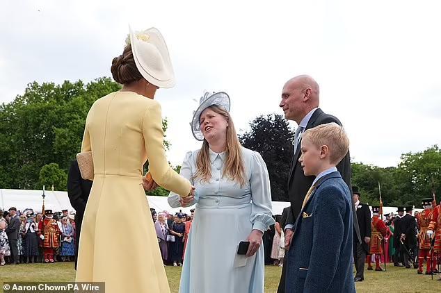 Kate welcomes grieving parents of late teen photographer Liz Hatton to ...