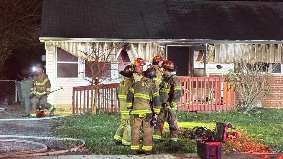 Woman admits to intentionally setting fire to home with mother inside ...