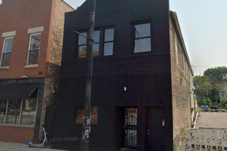 Horror Fans Will Love This Creepy Dive Bar in Chicago - NewsBreak