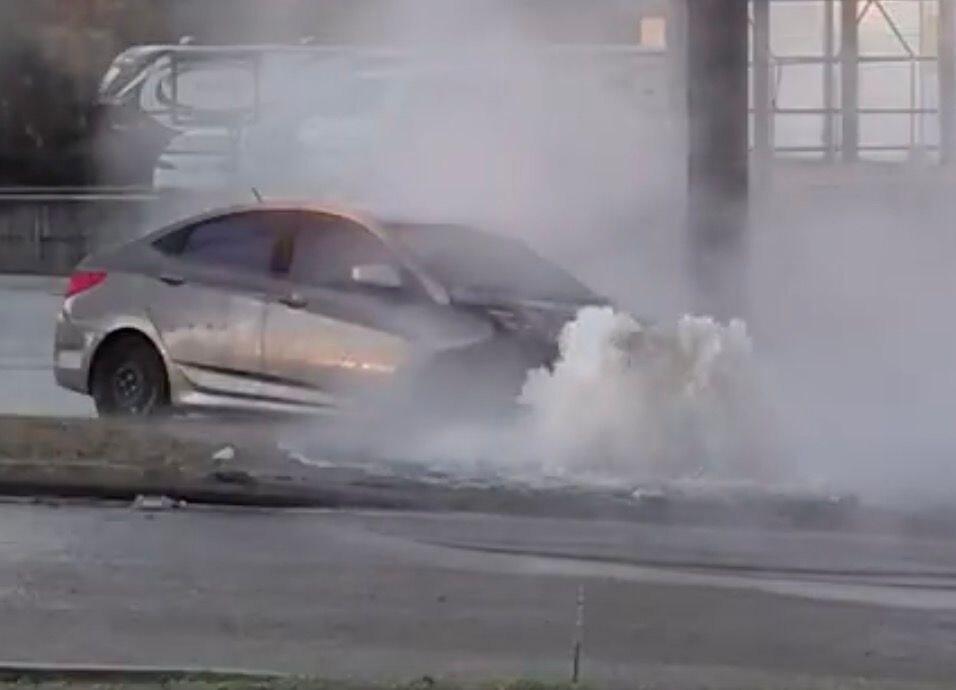 Louisiana Driver Crashes Car Into Fire Hydrant - NewsBreak