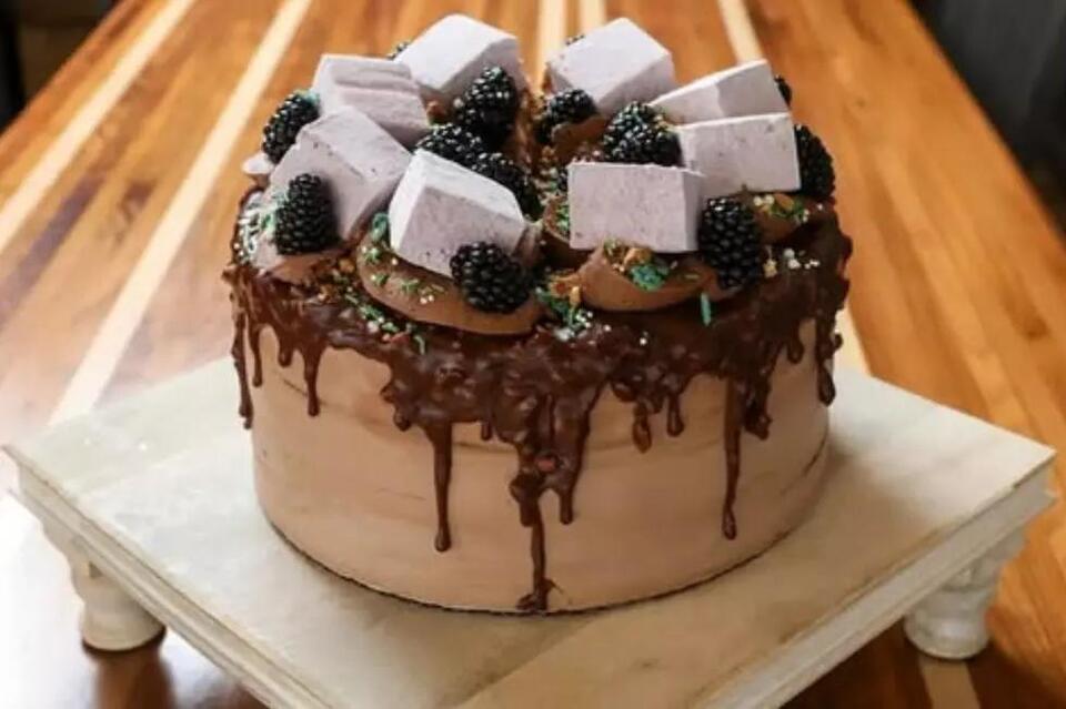 Eating Cake Has Never Felt So Good - NewsBreak