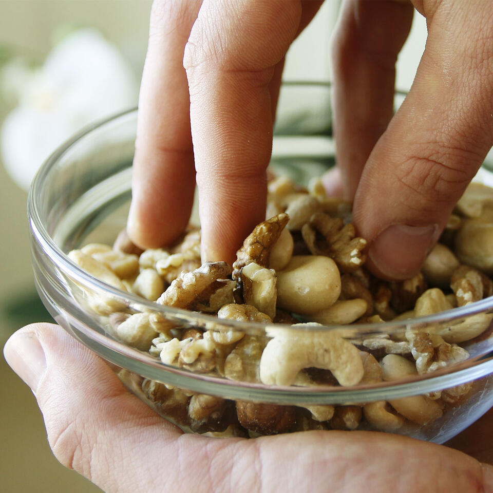 3 Best Nuts For A Healthy Brain, According To Doctors–They Improve ...