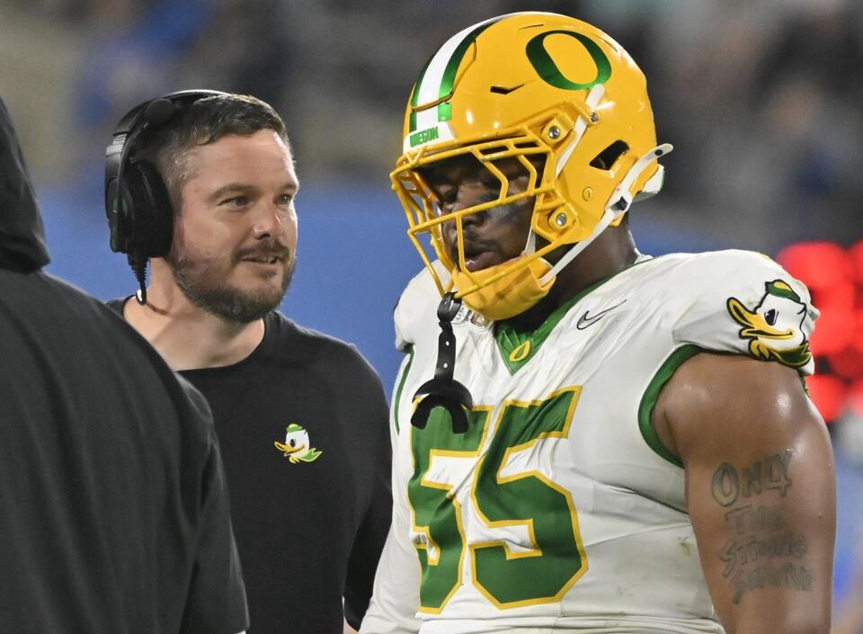 Wild stat shows that Oregon Ducks' Derrick Harmon is the country's best ...