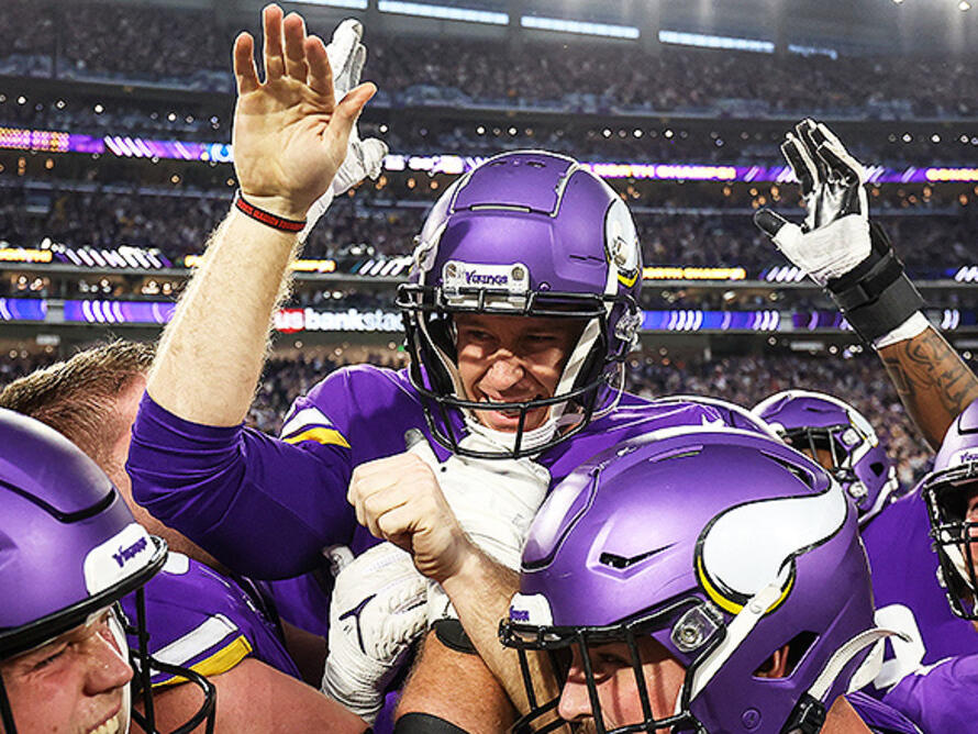 Packers Sign Veteran Kicker Away From Division Rival