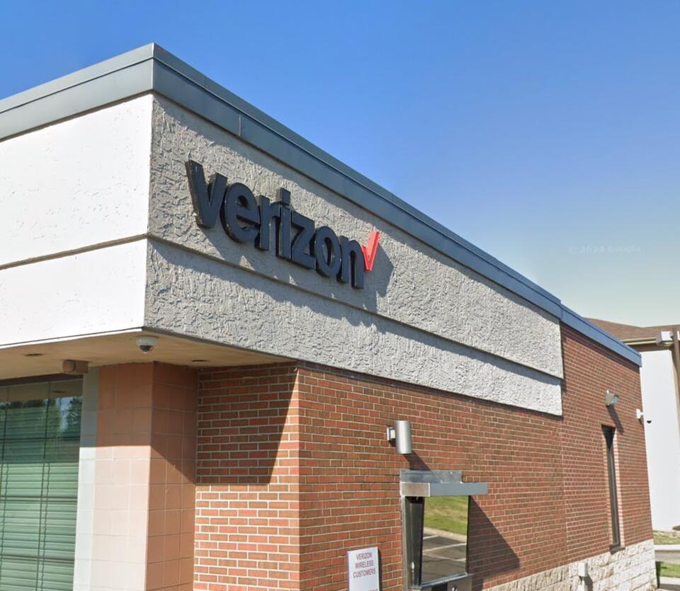 Verizon to issue credits to customers affected by cell service outage ...