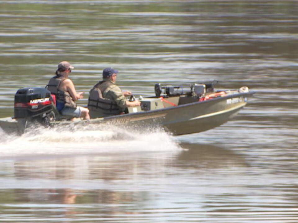 Coast Guard temporarily shuts down boat travel on Missouri River Coast Guard temporarily shuts down boat travel on Missouri River