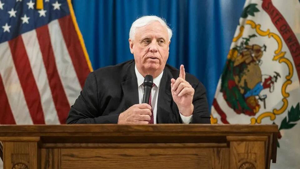 Gov. Justice orders flags to be flown at half-staff on Saturday, July ...