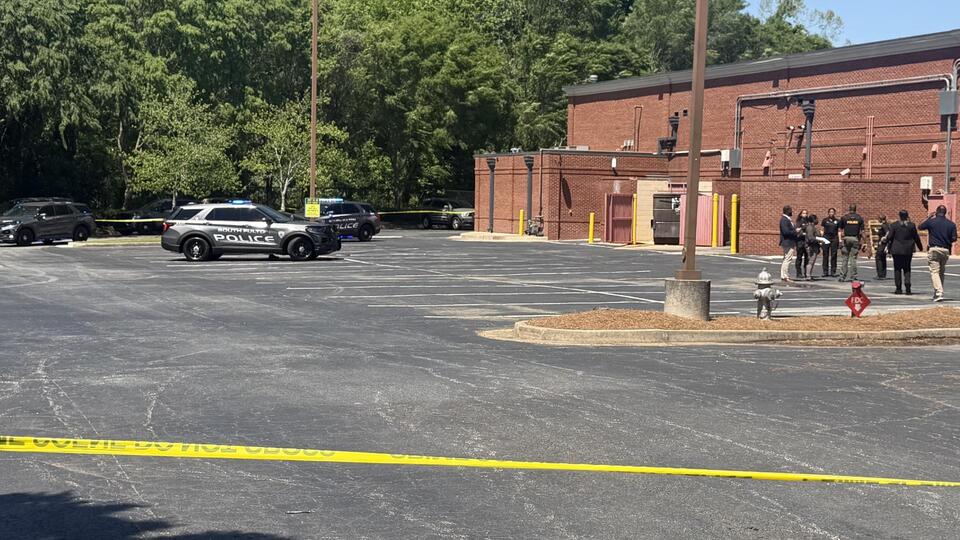 Woman found dead in car in South Fulton - NewsBreak