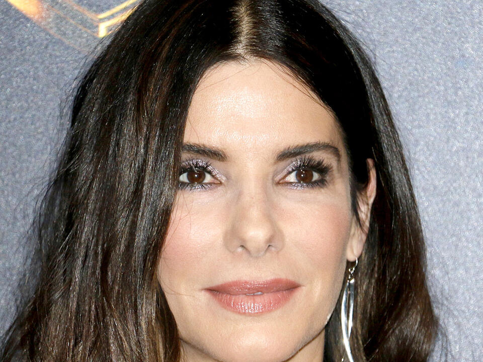 Sandra Bullock Shows Off Her Age-Defying Glow At 60 On 'Today' In ...