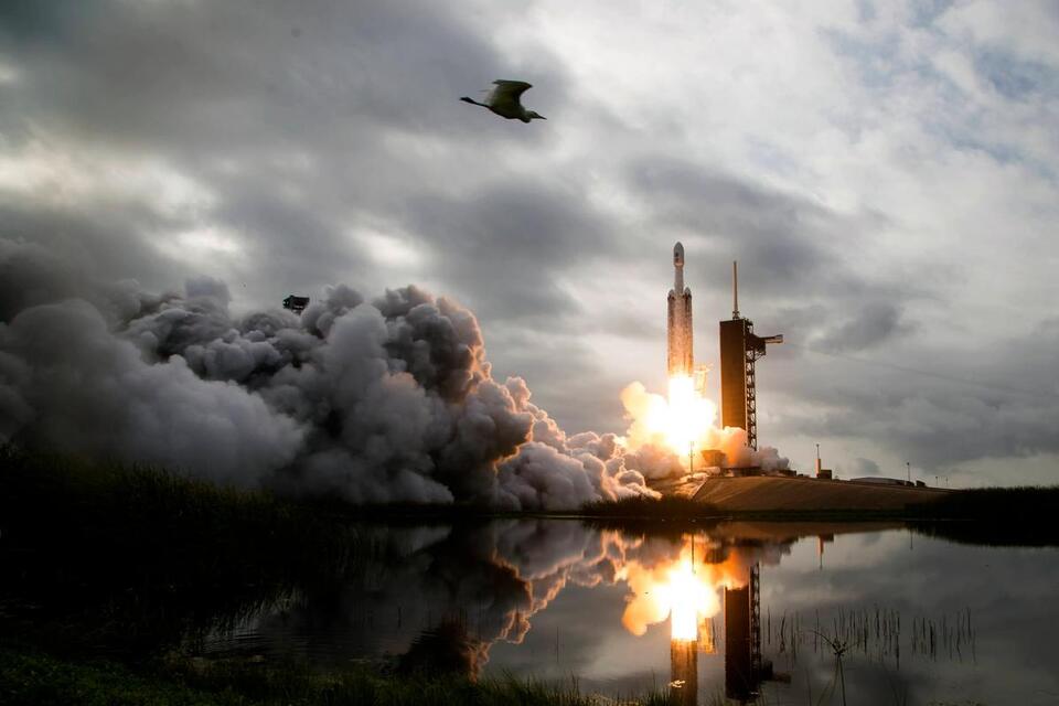 NASA spacecraft goes missing after launch during moon mission as ...