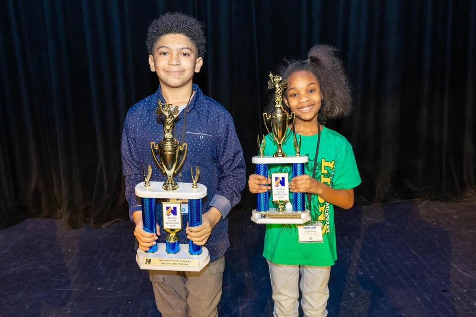 Sixth-grader Cadyn Gray defends Spelling Bee crown - NewsBreak