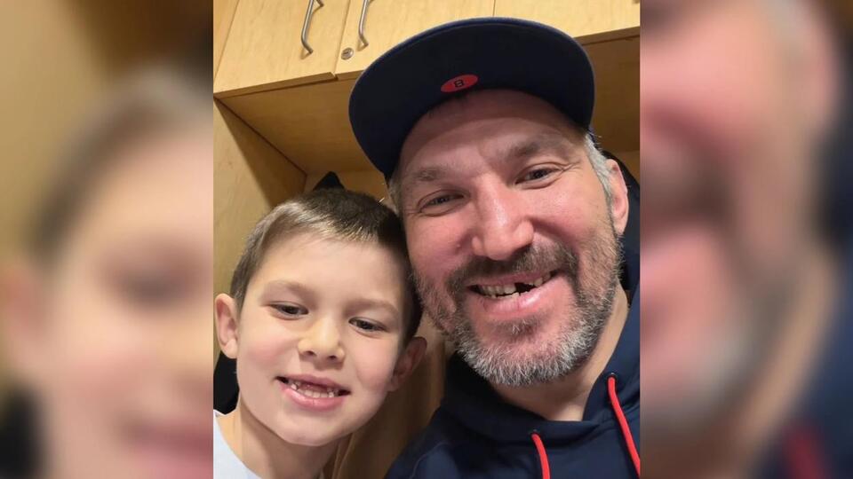 Ovi Jr. gets tooth pulled by Dad, leading to iconic selfie - NewsBreak
