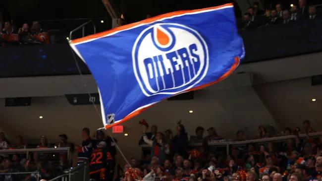 Edmonton Oilers Fan Who Went Viral For Flashing Chest Responds To The ...